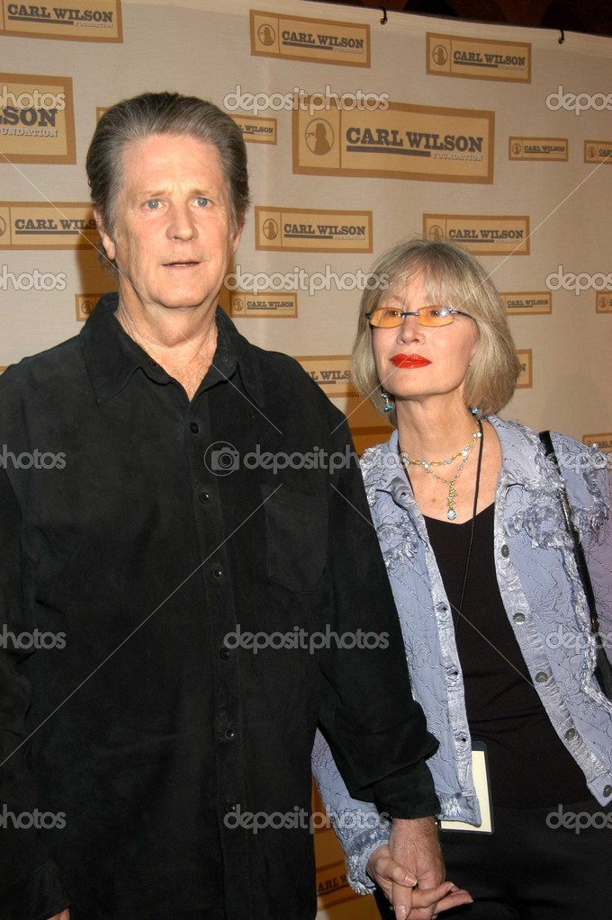 Brian Wilson y su esposa Melinda — Foto editorial de stock © s_bukley ...