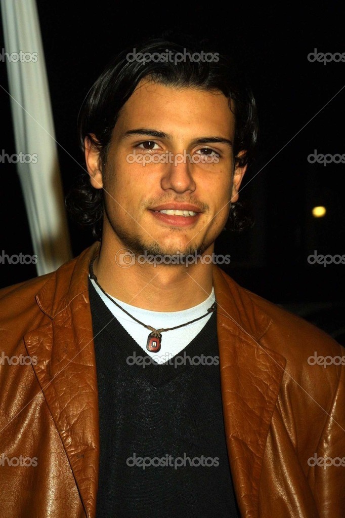 Roberto Urbina – Stock Editorial Photo © s_bukley #17495931