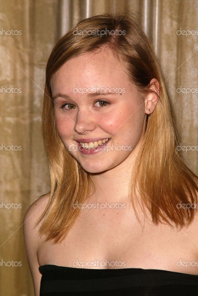 Alison Pill Top