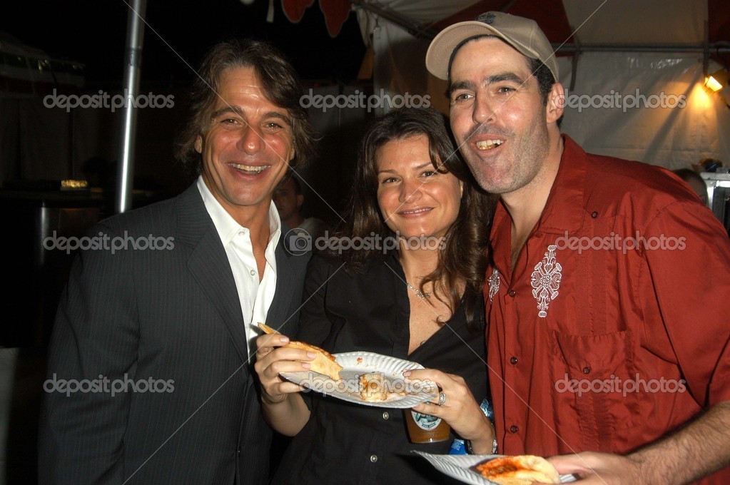 Tony Danza with Adam Carolla and wife Lynette – Stock Editorial Photo ...