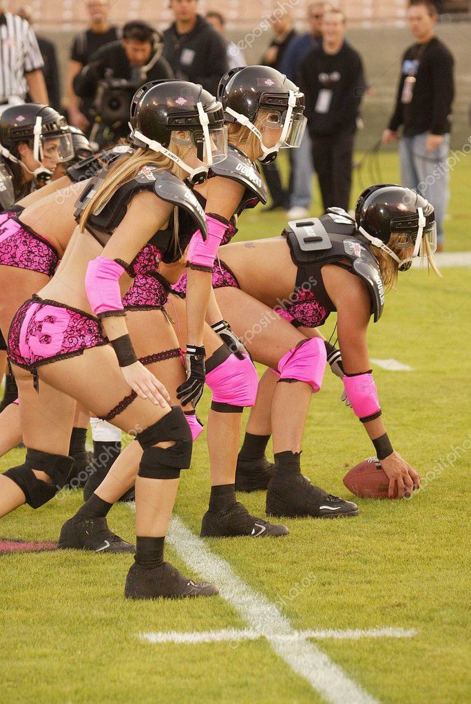 Team Euphoria in action at the Lingerie Bowl 2004 — Stock Editorial Photo © s_bukley #17555083