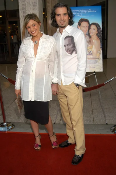 Kari Wuhrer and James Scura – Stock Editorial Photo © s_bukley #17328461