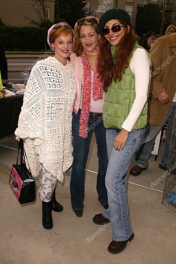 丹娜 daurey、 詹尼弗 · 长相思和珍娜 mattison —— 库存社论照片 © s_bukley #17578809