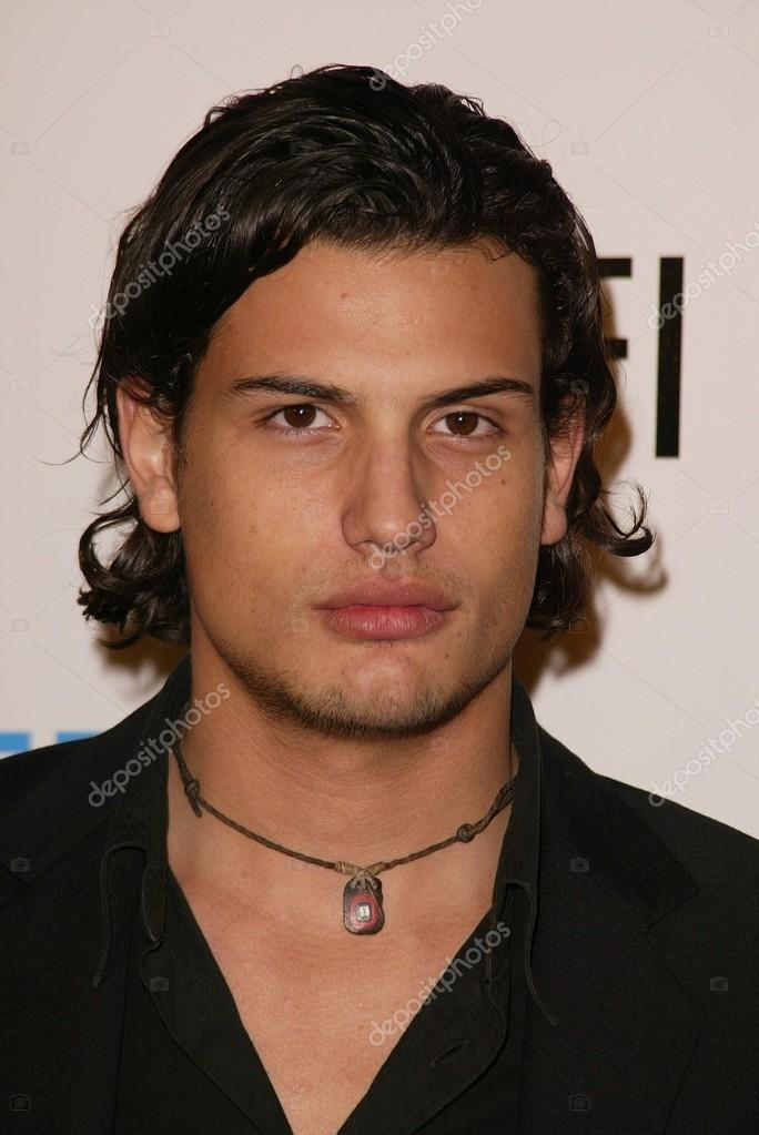 Roberto Urbina – Stock Editorial Photo © s_bukley #17581925