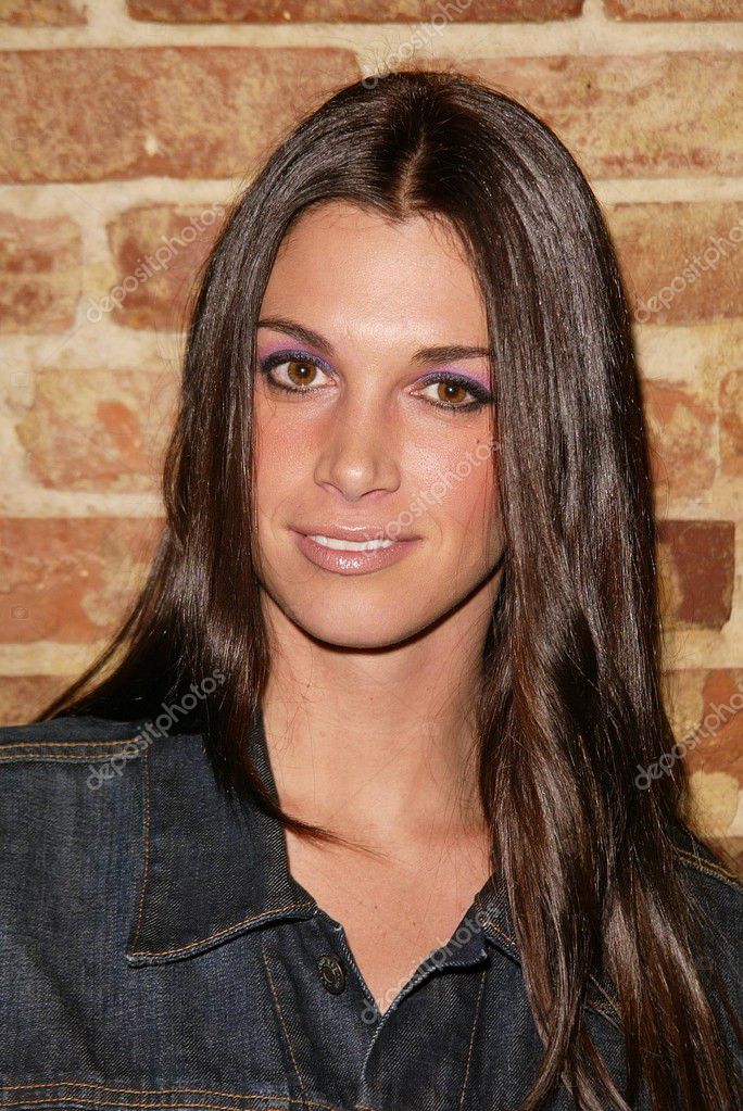 Lisa Donahue – Stock Editorial Photo © s_bukley #17582315