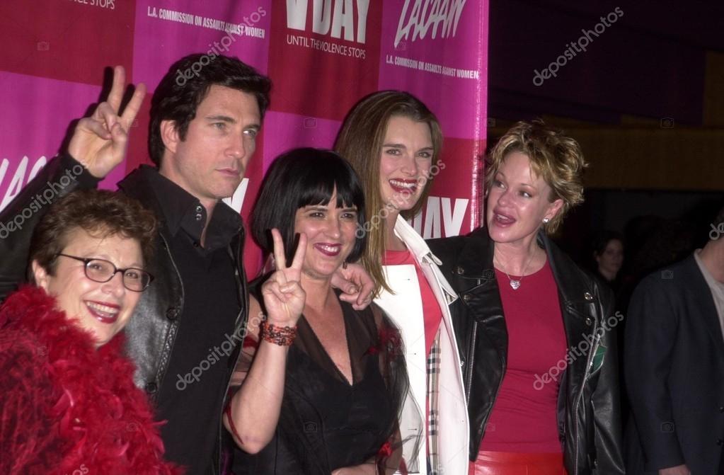 Dylan McDermott y Eve Ensler y Brooke Sheilds y Melanie Griffith 2024