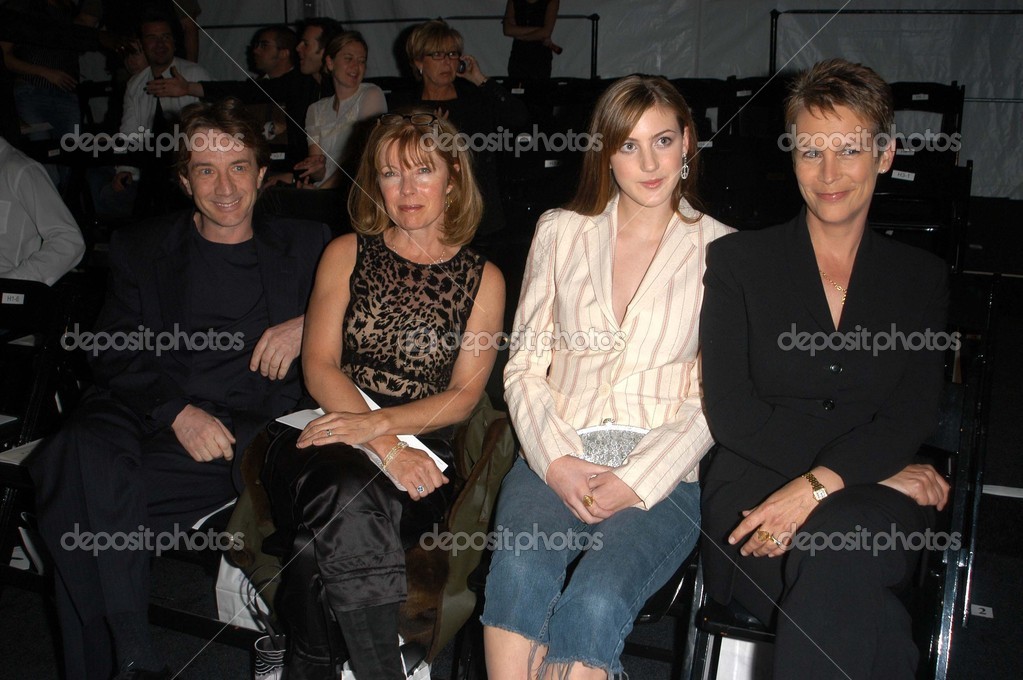 Martin Short, Nancy Dolman y Jamie Lee Curtis con la hija Annie 2022