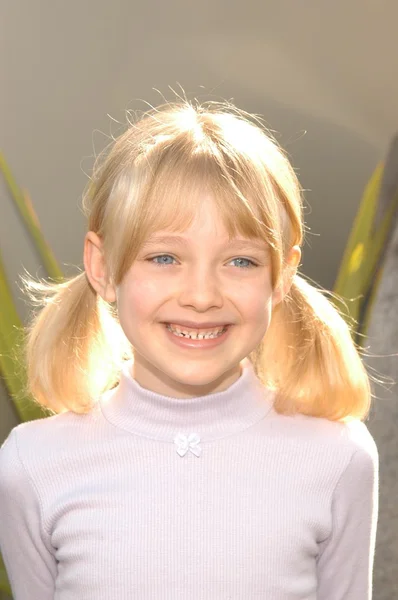 Chica 12 años fotos de stock, imágenes de Chica 12 años sin royalties ...