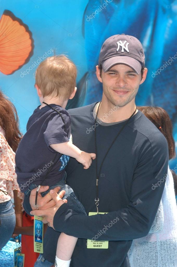 James Marsden and son – Stock Editorial Photo © s_bukley #17722839