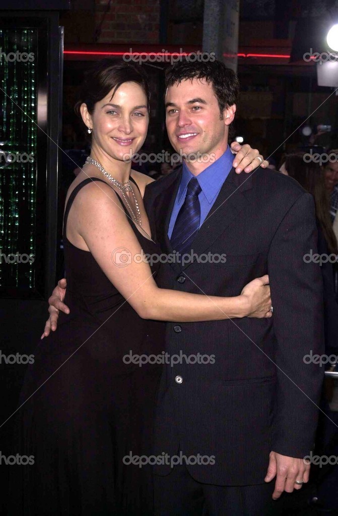 Carrie Anne Moss Esposo
