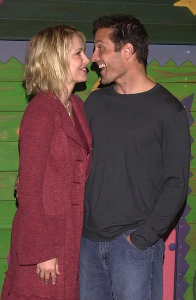 Rob Estes, Josie Bissett and children – Stock Editorial Photo © s ...