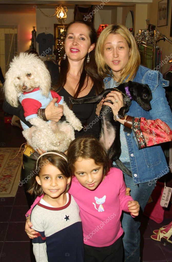 Collette, Jenise Blanc, Jennifer Blanc, Cerena and Sierra — Stock ...