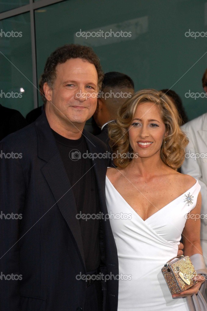 Albert Brooks and wife Kimberly — Stock Editorial Photo © s_bukley ...
