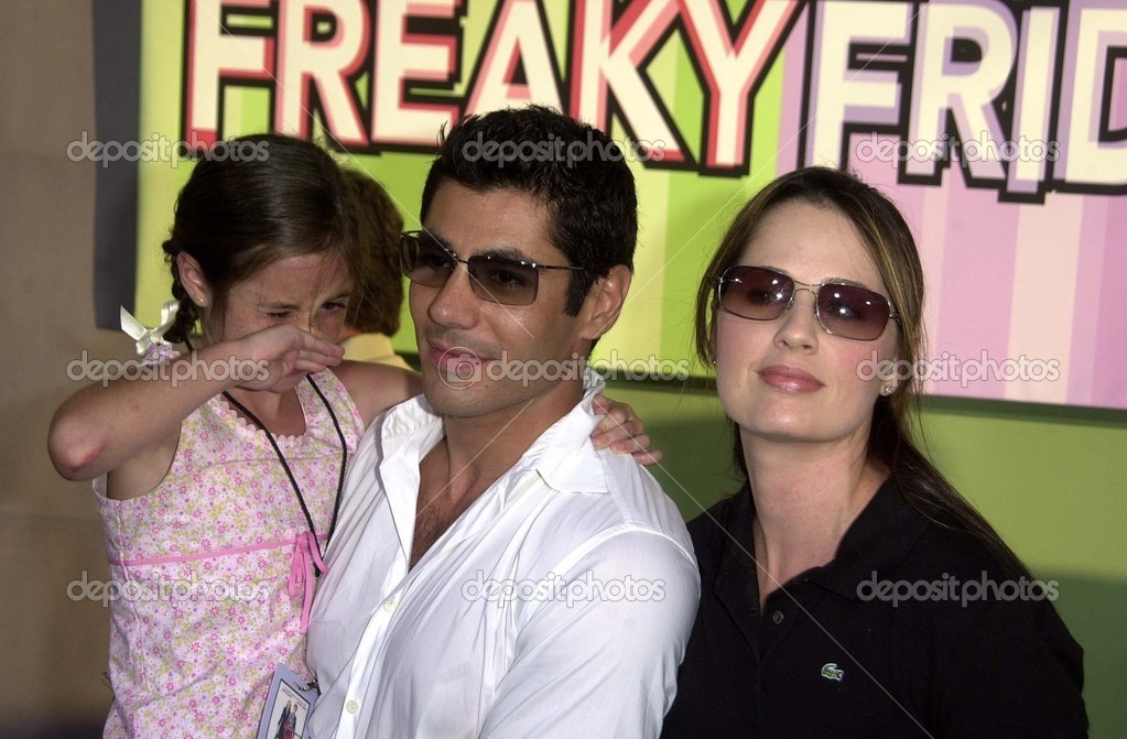 Danny Nucci, Paula Marshall and child – Stock Editorial Photo © s ...