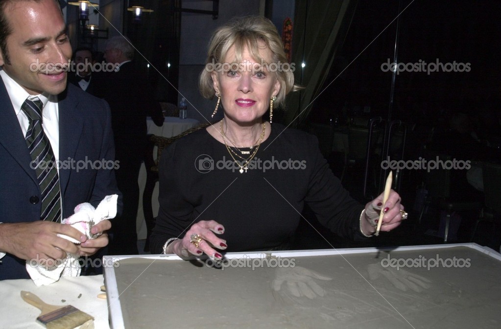 Tippi Hedron gets her handprints — Stock Editorial Photo © s_bukley ...