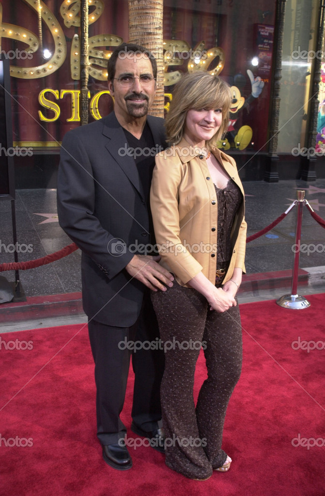Crystal Bernard and husband – Stock Editorial Photo © s_bukley #17926119