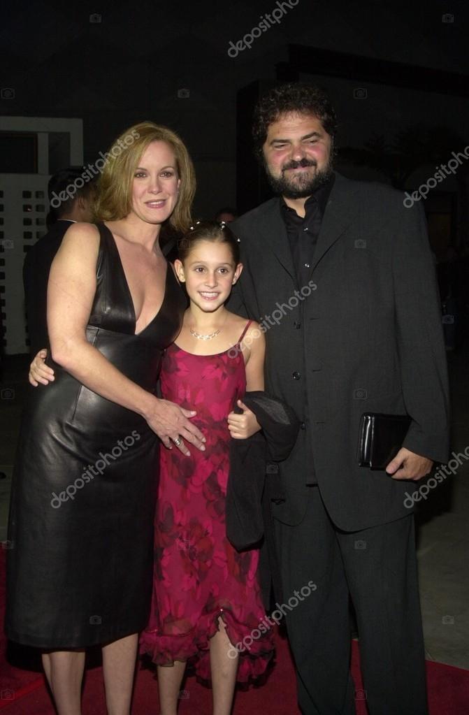 Elizabeth Perkins and family – Stock Editorial Photo © s_bukley #17939669