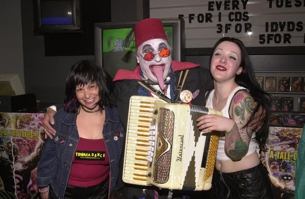 Rena Riffel and Count Smokula – Stock Editorial Photo © s_bukley #15243825