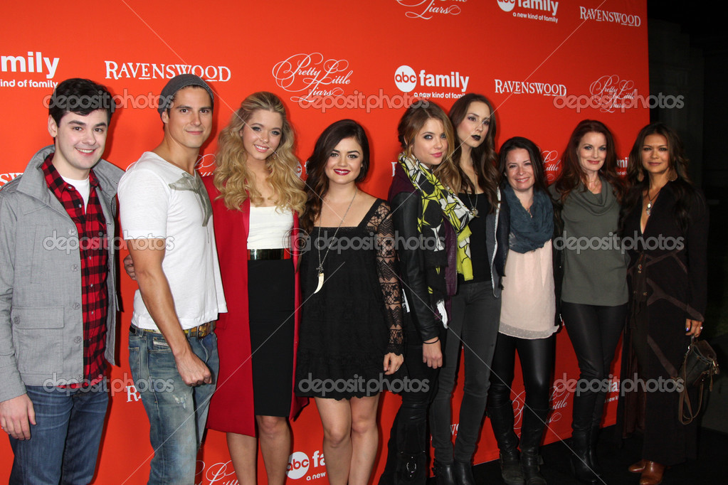 Pretty Little Liars Cast — Stock Editorial Photo © s_bukley #50650717