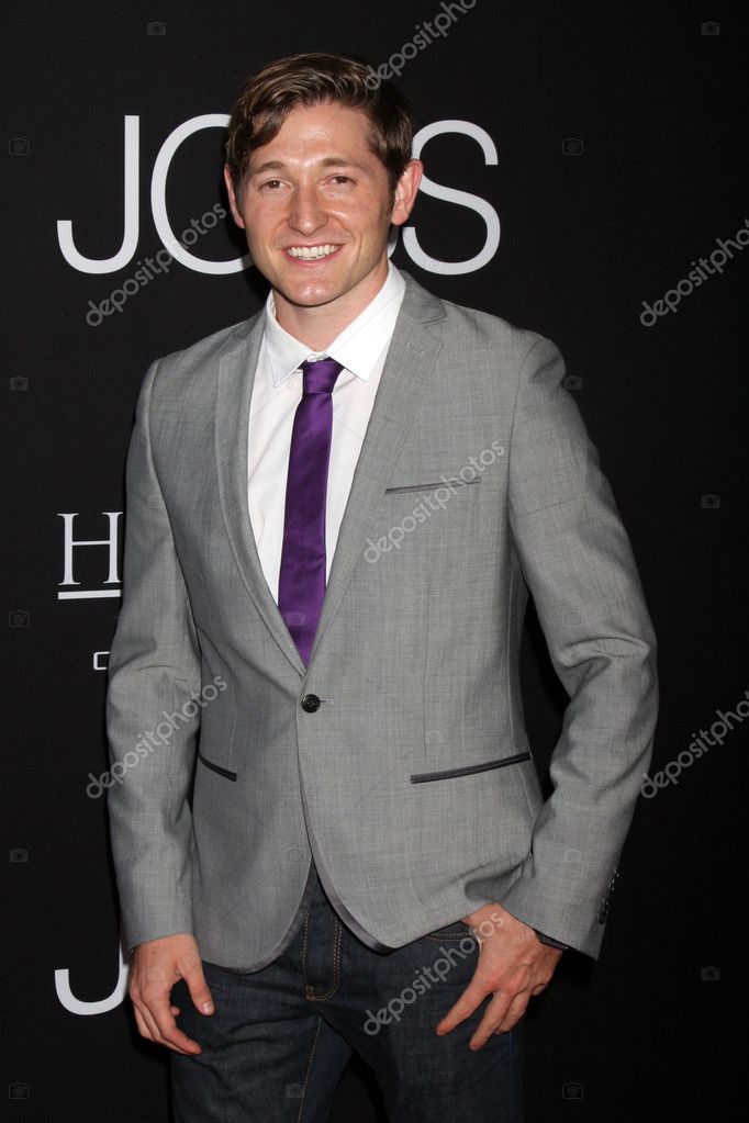 Lucas Neff And Kelly Osullivan