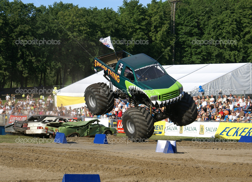 Bigfoot monstertrack – Stock Editorial Photo © shmeljov #15876993