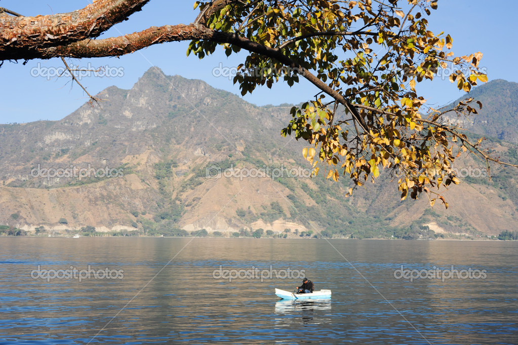 Mayan indigenous fishing on his canoe at San Pedro – Stock Editorial ...
