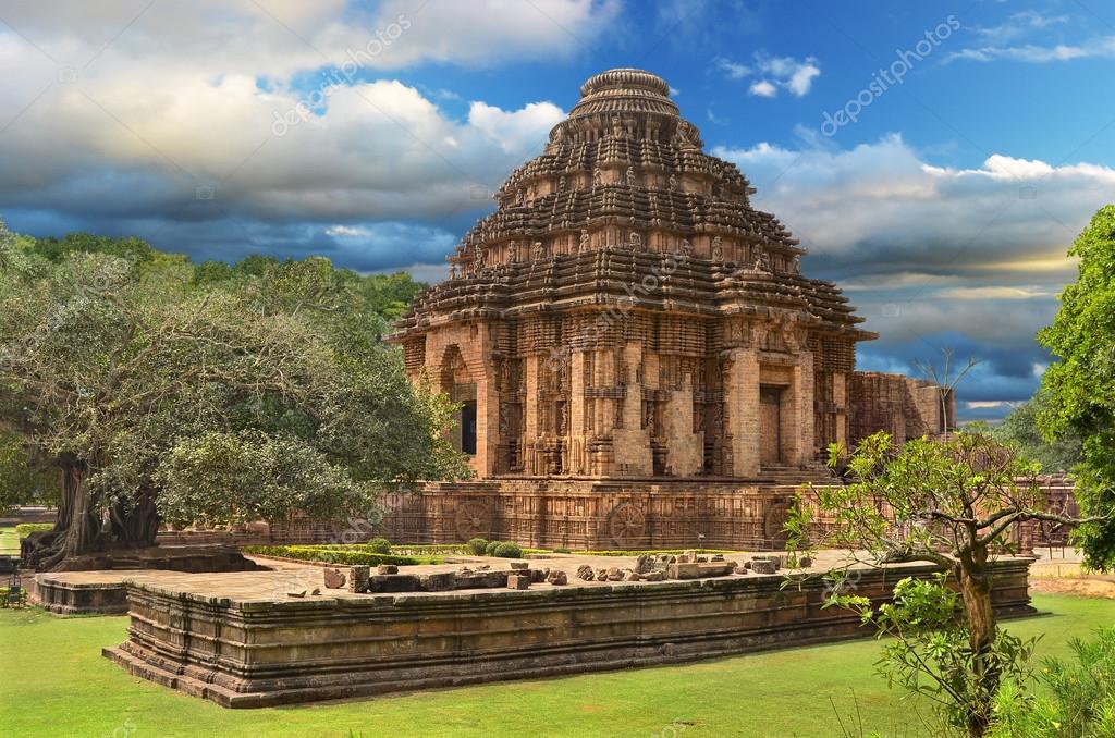 Templo do Sol em Konark, Índia fotos, imagens de © geozlat #13862596