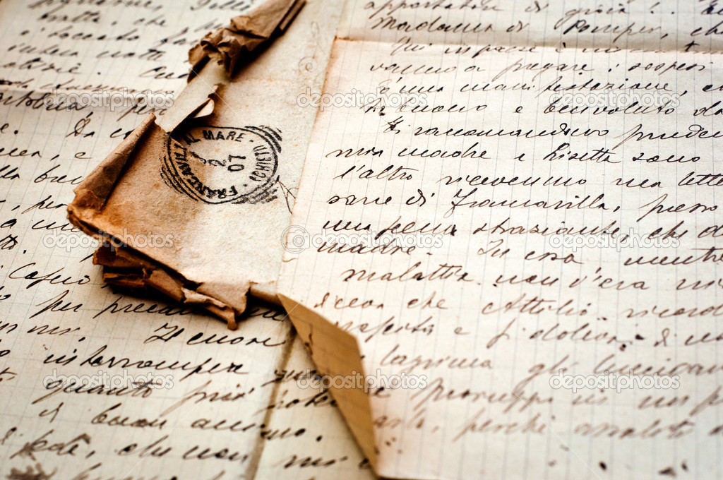 Vecchia lettera con timbro su carta vecchia — Foto Stock © adistock ...