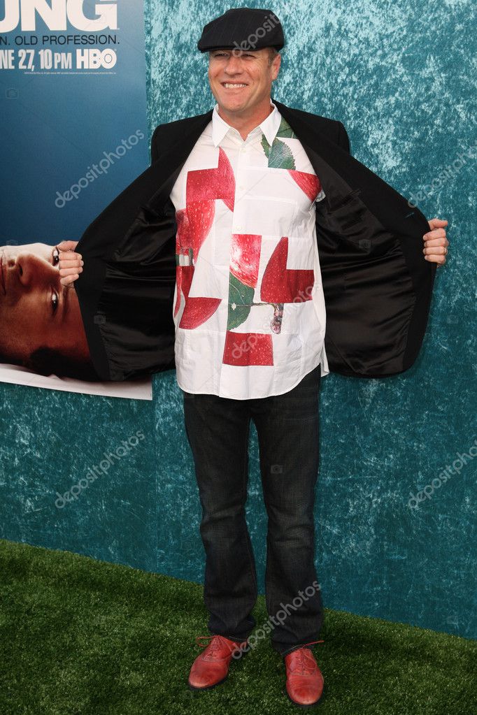 Gregg Henry attends the film premiere — Stock Editorial Photo ...