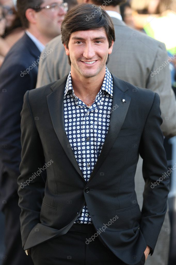 Figure Skater Evan Lysacek attends The Twilight Saga Eclipse Los ...
