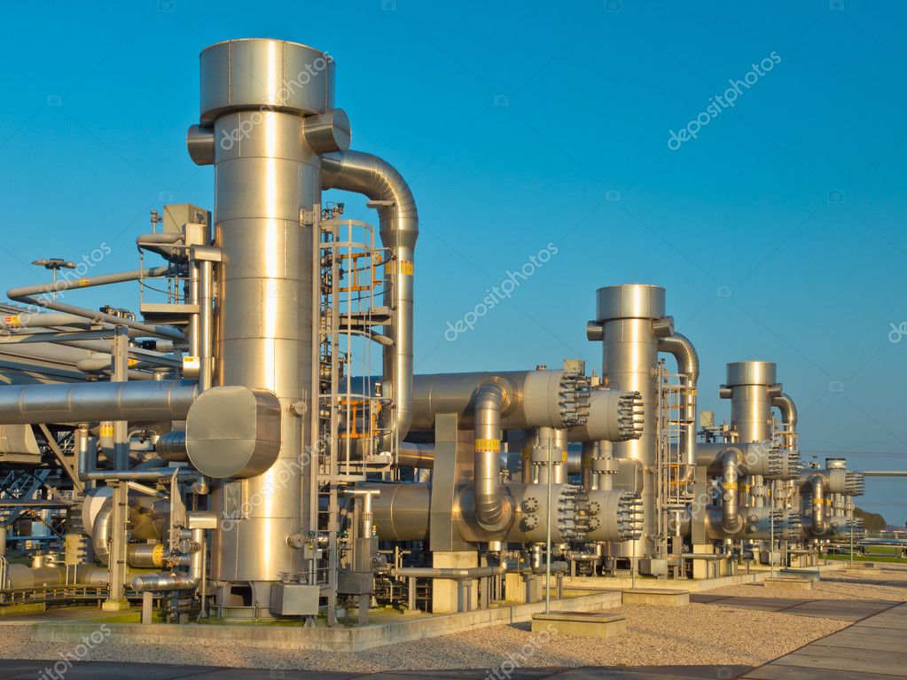 A modern natural gas processing plant Stock Photo by ©CreativeNature ...
