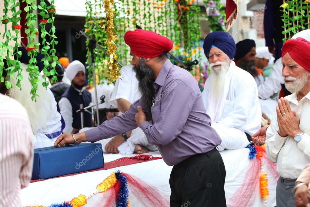 Nagarkirtan, Indian religious procession, San Giovanni Valdarno – Stock ...