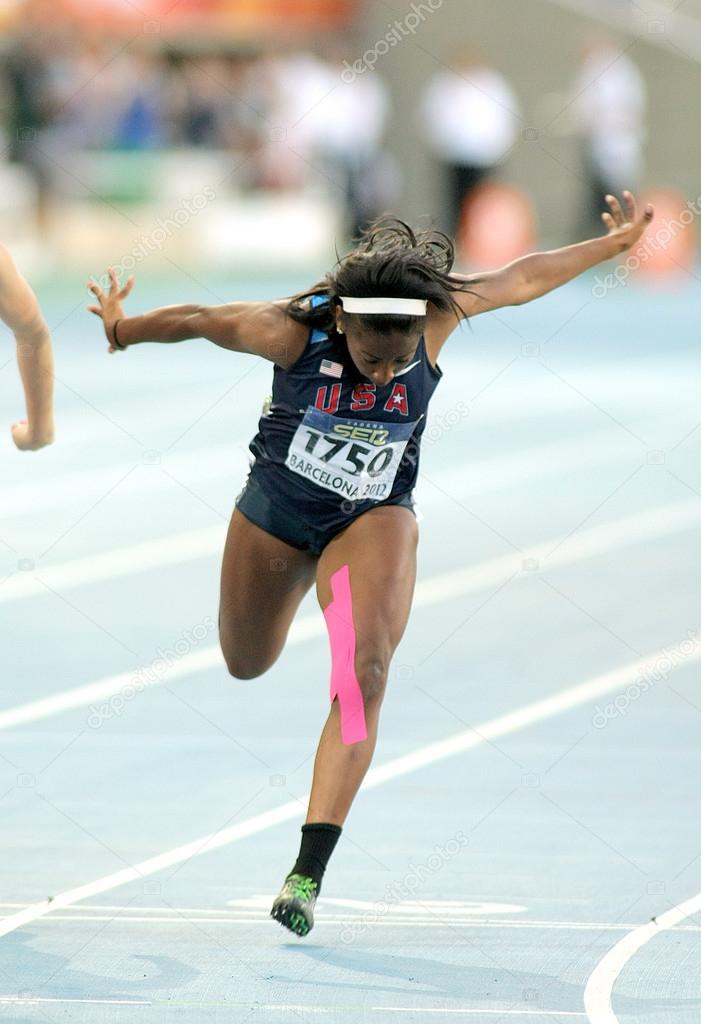 Jennifer Madu of USA during 100 metres event — Stock Editorial Photo ...