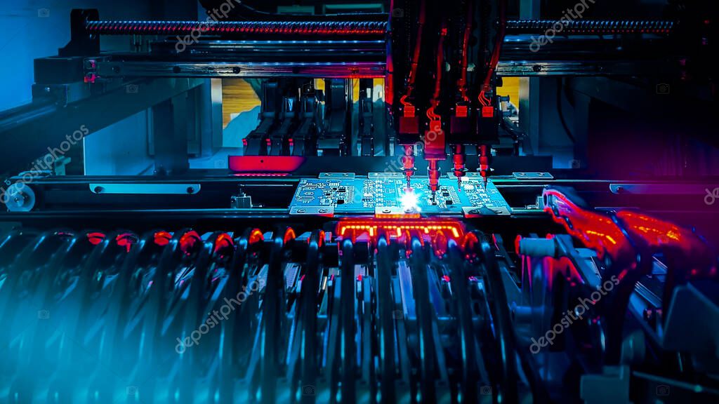 Producción automatizada de placas de sistemas informáticos por robot ...