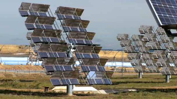 Parabolic Trough Solar Energy Panels — Stock Video © Spotmatik #21587399