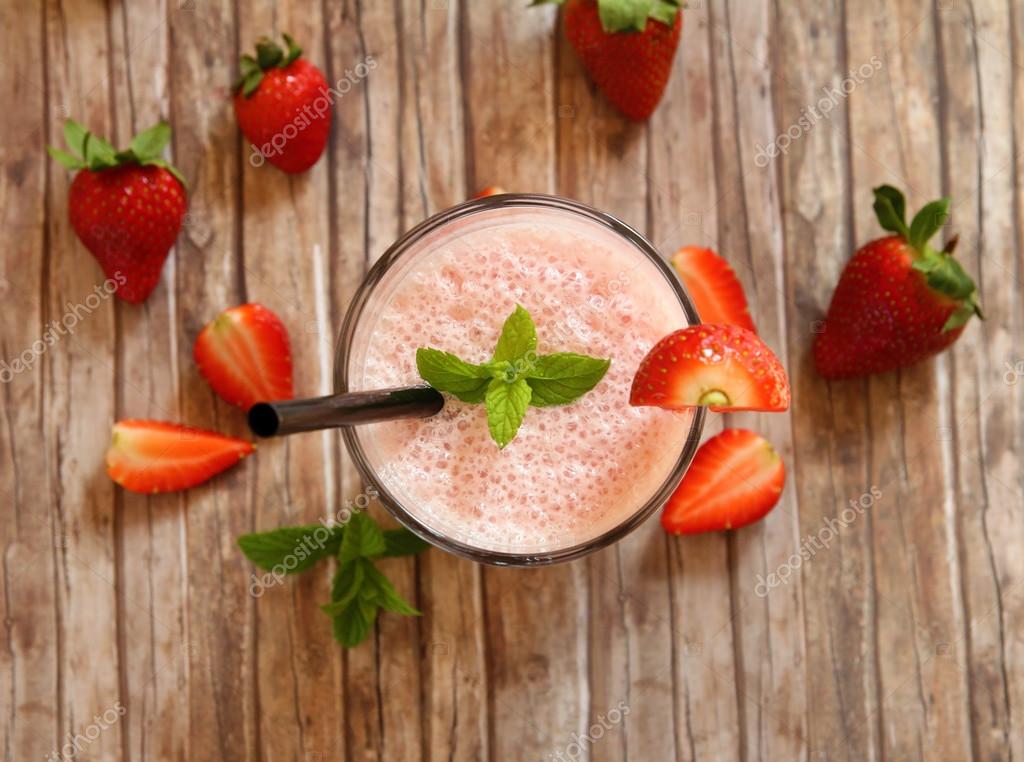 Strawberry milkshake — Stock Photo © nevarpp #45119889