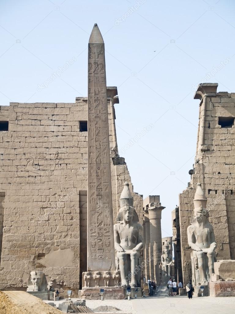 Ramses II and Obelisk of Luxor Temple. Luxor, Egypt — Stock Photo ...