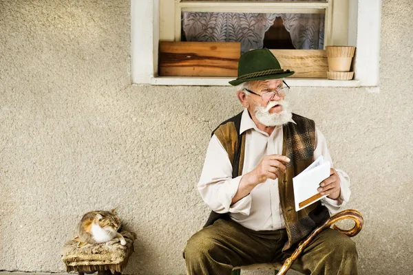 Old man reading Stock Photos, Royalty Free Old man reading Images ...