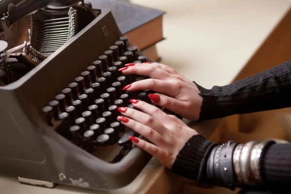 Female writer typing Stock Photos, Royalty Free Female writer typing ...