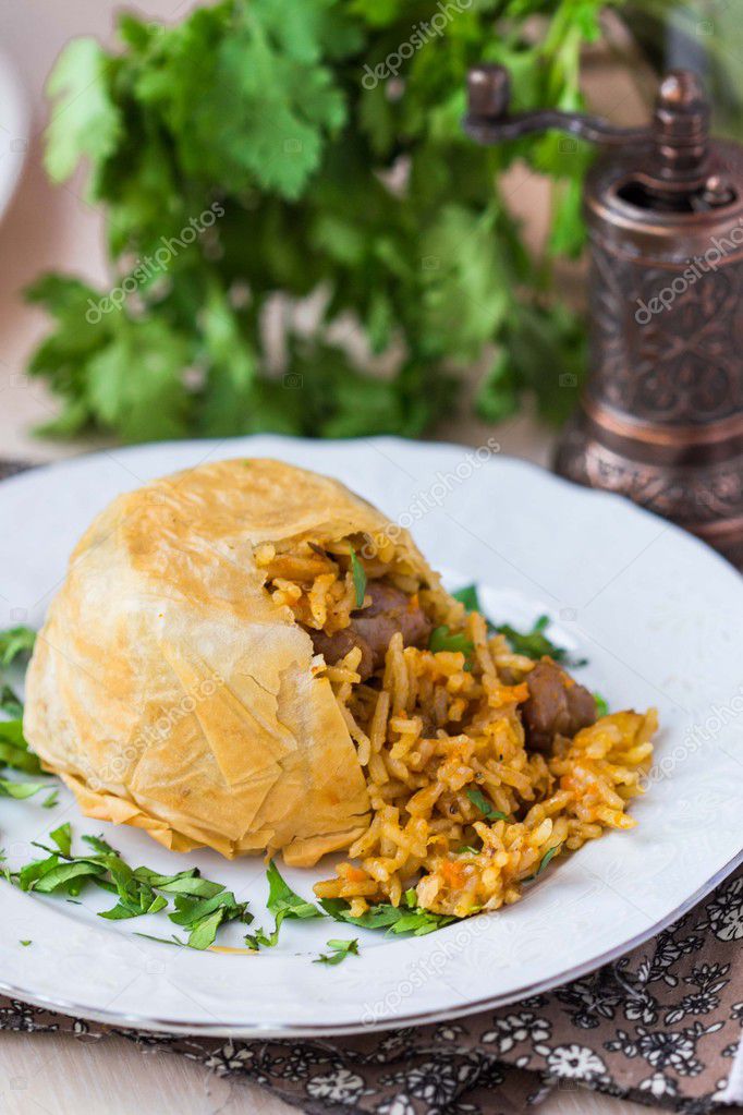 Oriental shah pilaf, pilaw, plov, rice with meat in filo — Stock Photo ...