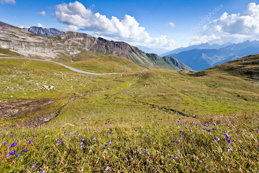 Vista sobre los Alpes de Carintia desde Grossglockner Hohalpenstrasse ...