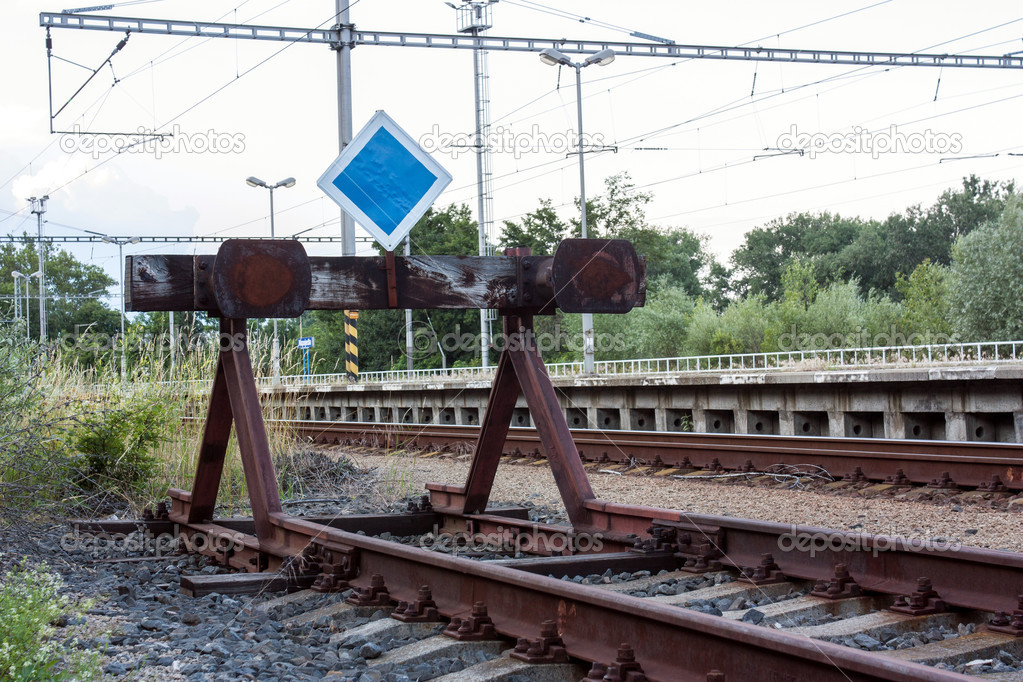 End of the line of railway Stock Photo by ©Altocumulus 27210165