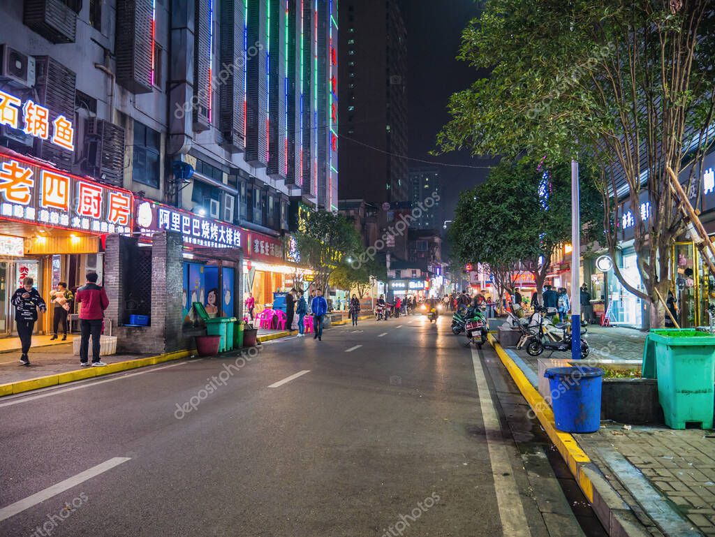 Changsha / China-17 de octubre de 2018: Gente desconocida con hermosos ...