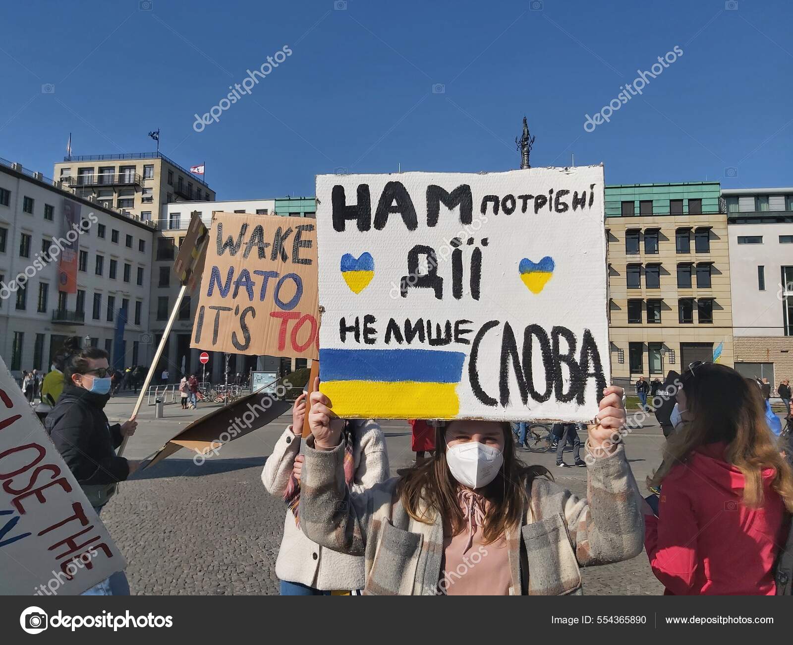 2022 Berlin Germany People Rally Front Brandenburg Gate Support People ...