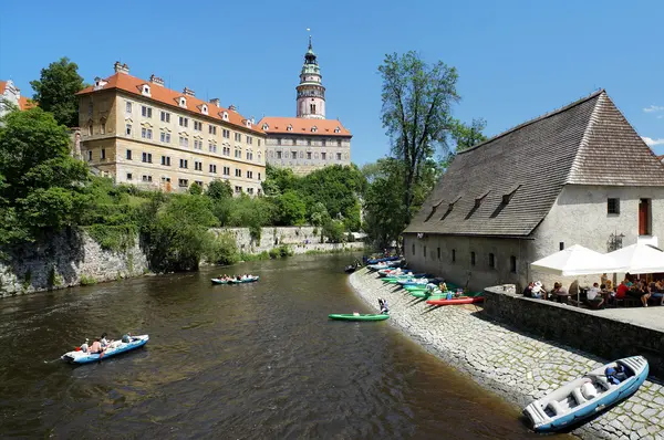 Cesky Krumlov Castle and rafting on Vltava river – Stock Editorial ...