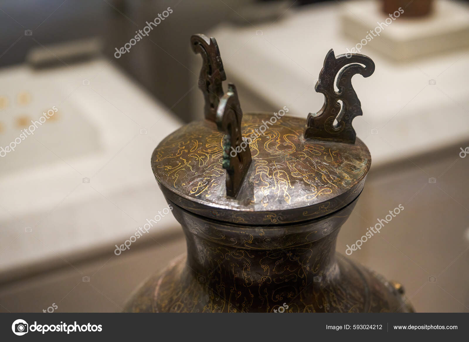 Ancient Chinese Cultural Relics Han Dynasty Museum Painted Clay Bottles ...