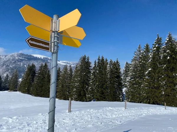 Señales de orientacion Stock Photos, Royalty Free Señales de ...