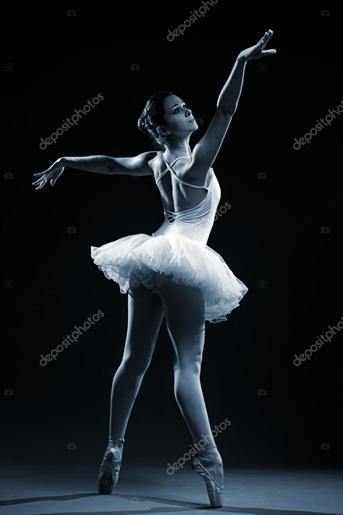 Ballet Dancer — Stock Photo © Geribody #37375391