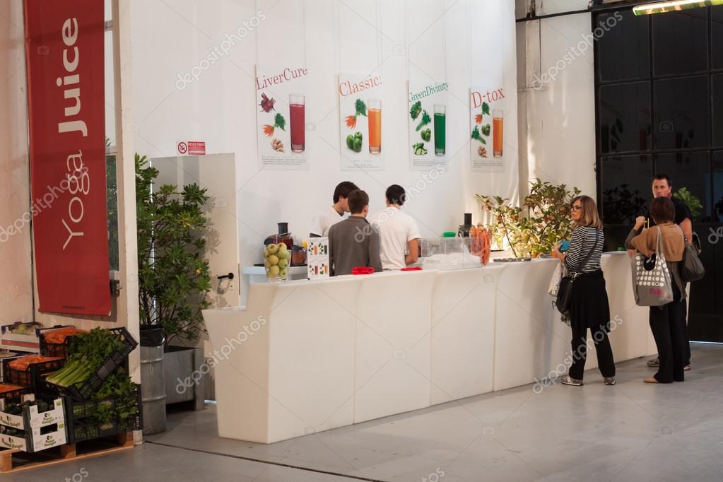 Fruit juice bar at Yoga Festival in Milan, Italy – Stock Editorial ...