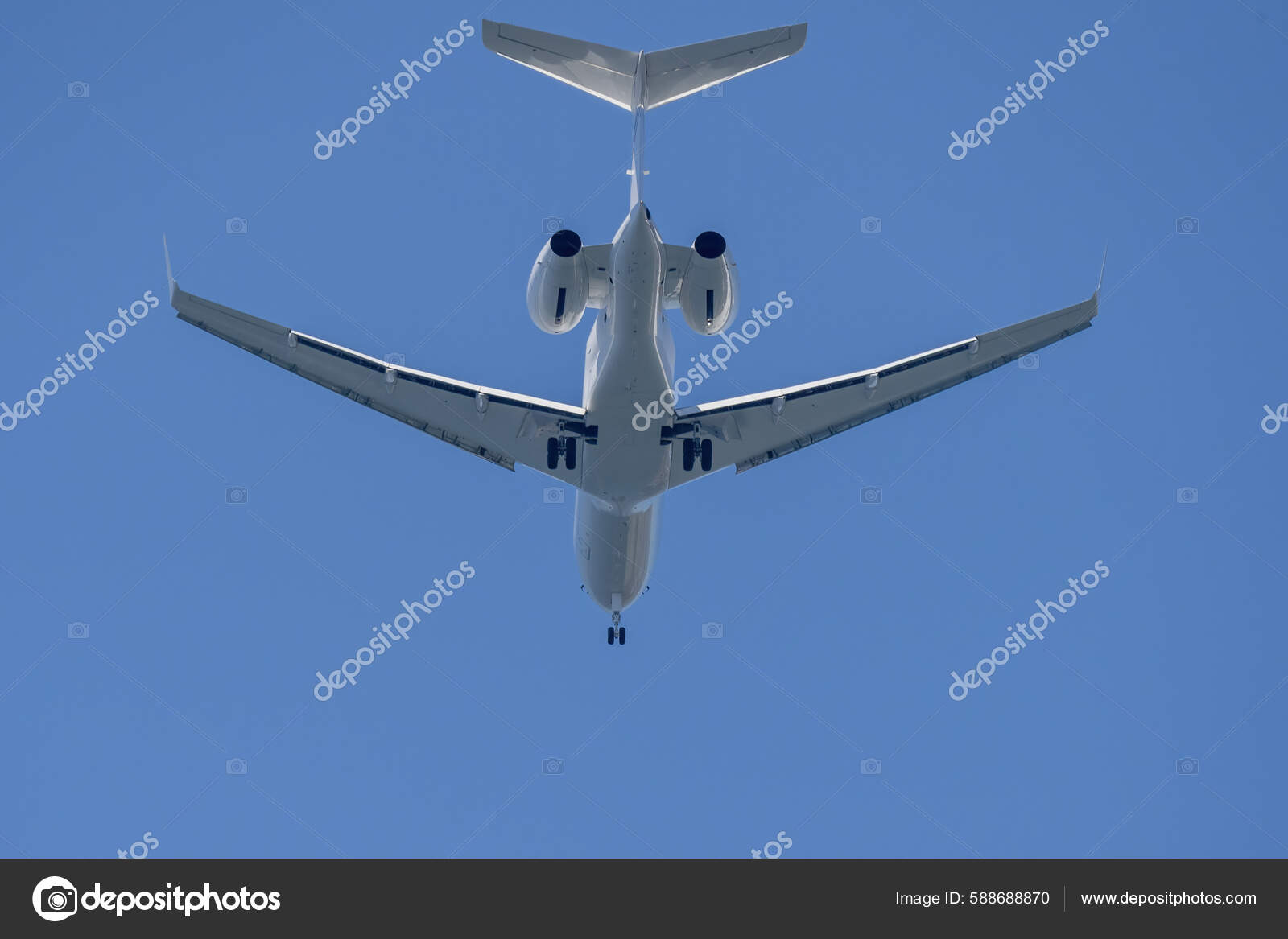 Airplane Jet While Taking Landing Bottom View — Stock Photo © izanbar ...